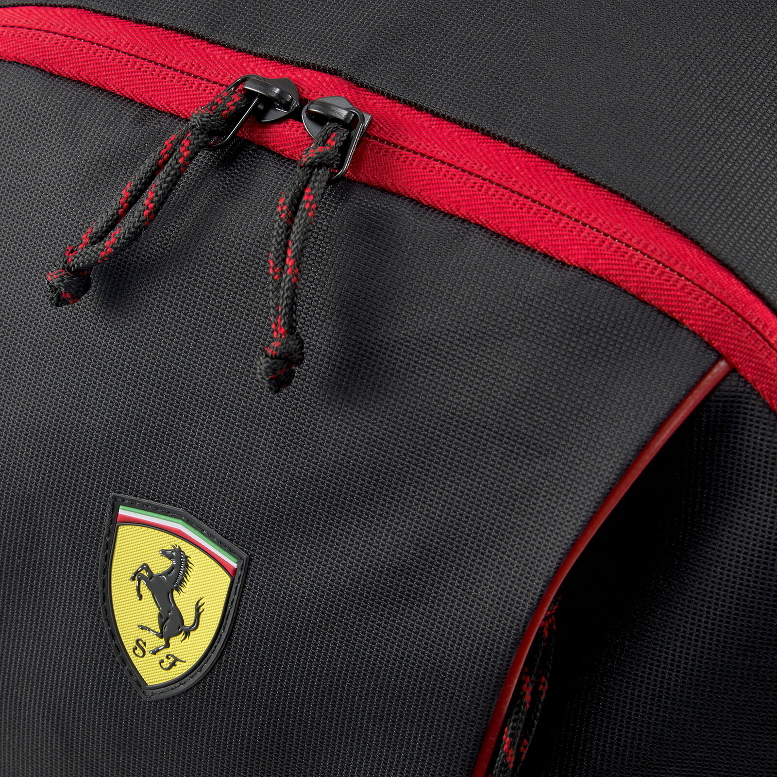 2023 Team-Rucksack - Scuderia Ferrari F1 | Fuel For Fans
