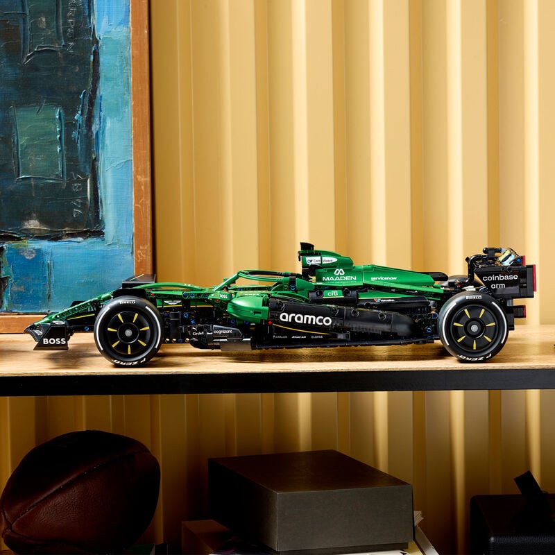 LEGO Technic Aston Martin Aramco AMR25 F1 Car - Aston Martin F1 Team ...